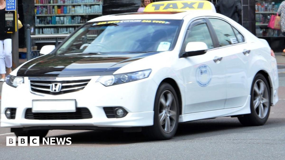 Leeds council to crack-down on illegal taxis - BBC News