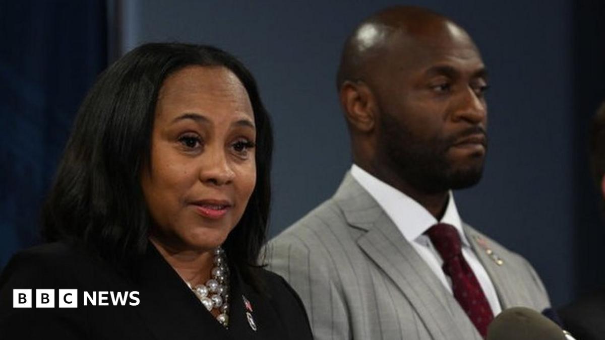 Trump filing says phone records contradict Fulton County prosecutor ...