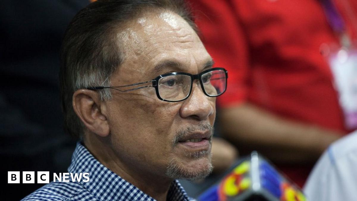 Anwar Ibrahim: The man who fulfilled his goal to lead Malaysia - BBC News
