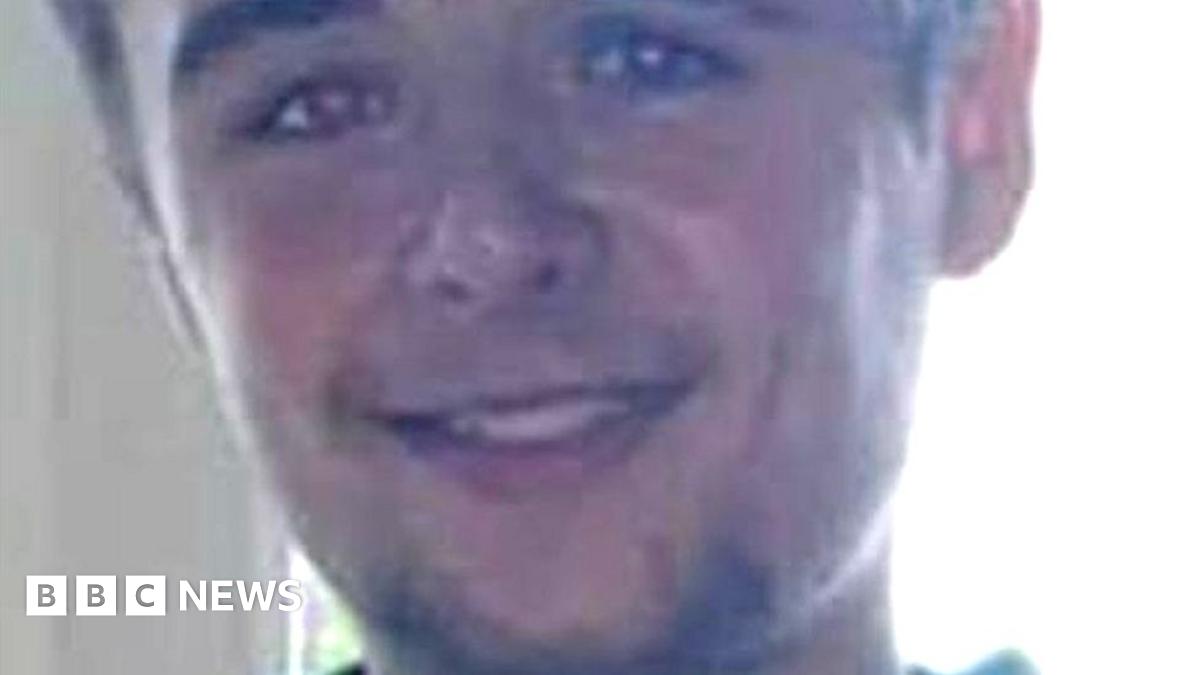 Feltham: Trio charged with murder over Tyler Donnelly death - BBC News