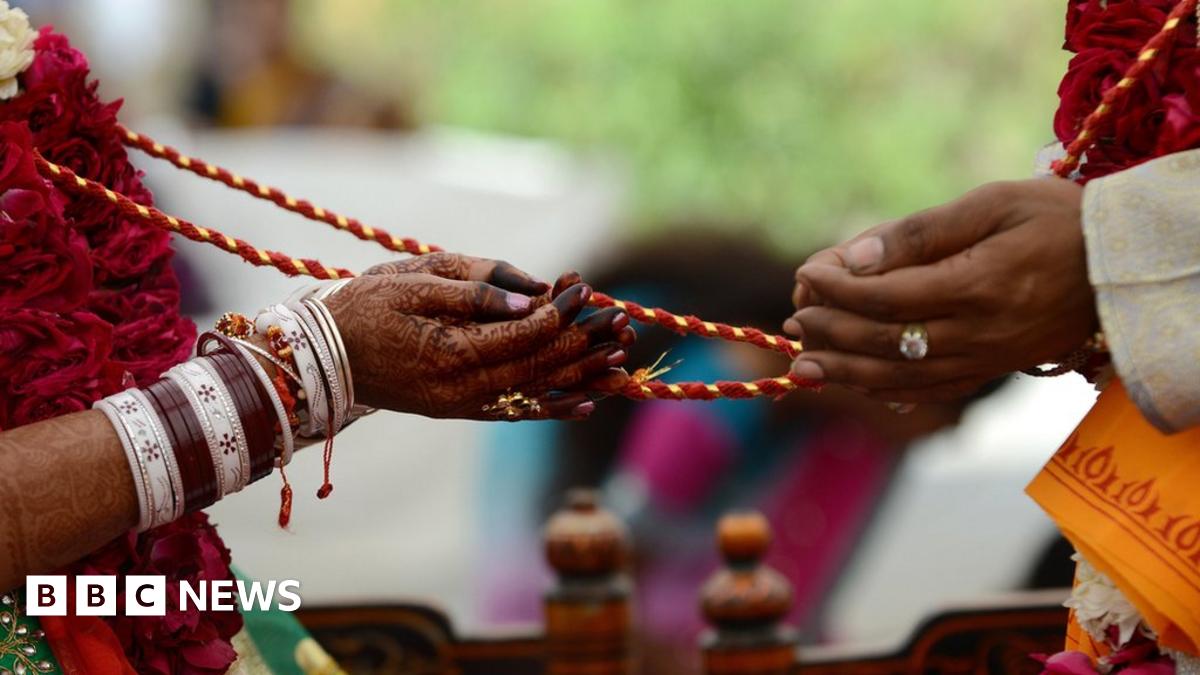 Child marriage numbers falling, says Unicef - BBC News
