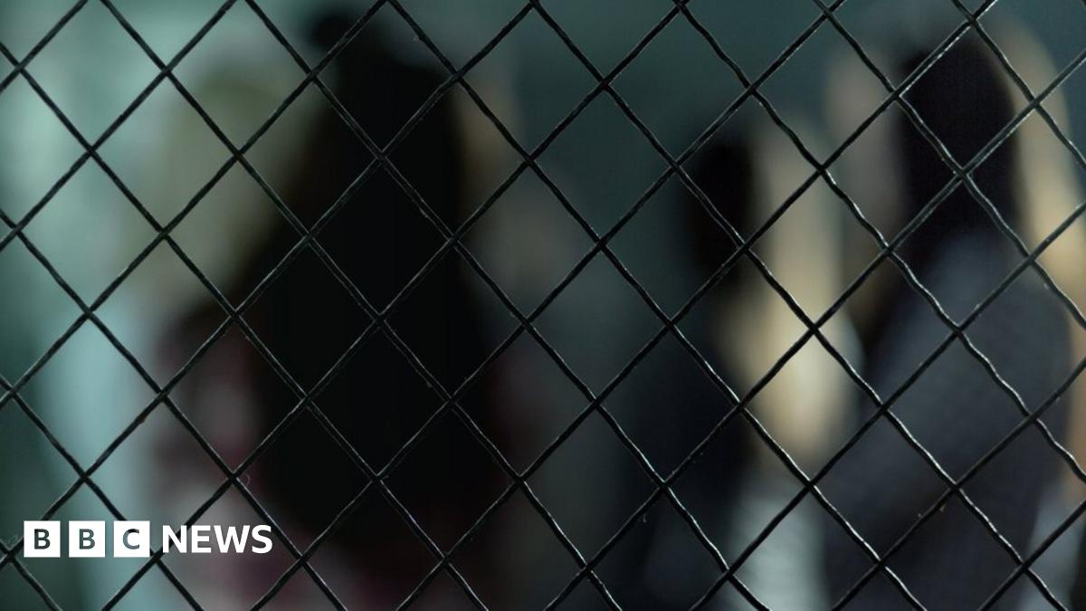 Report finds a quarter of female prisoners are on remand - BBC News