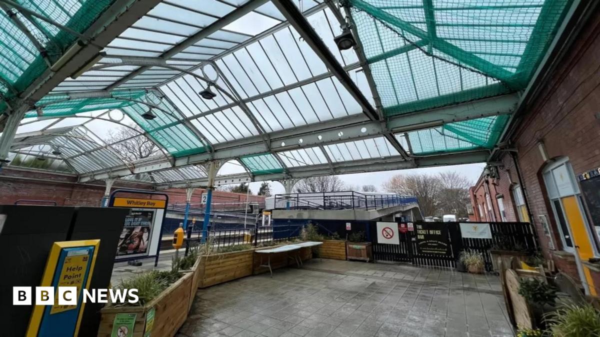 Whitley Bay Metro station canopy restoration in doubt - BBC News