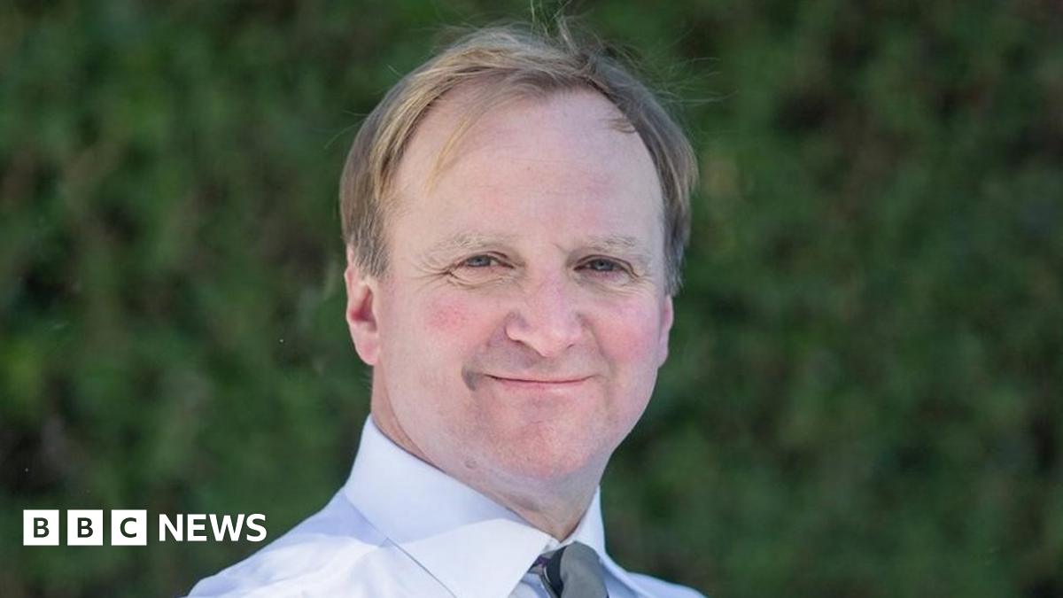 GMB: Union elects Gary Smith as general secretary - BBC News