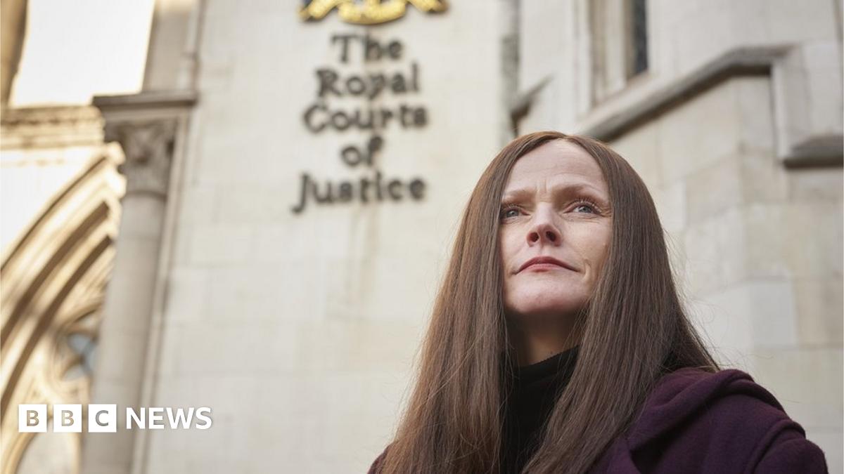 ITV's Anne: Maxine Peake praised for Hillsborough drama - BBC News