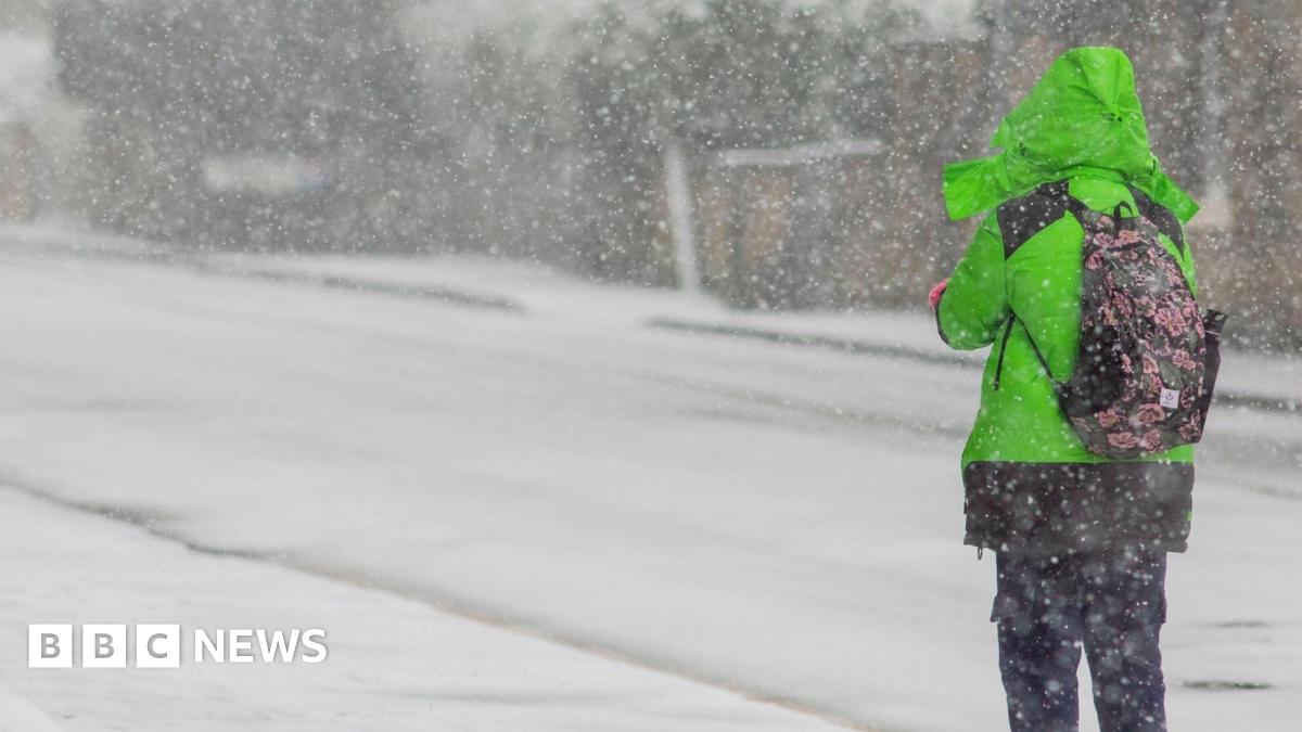 UK weather: Snow and ice warnings as cold blast to continue - BBC News