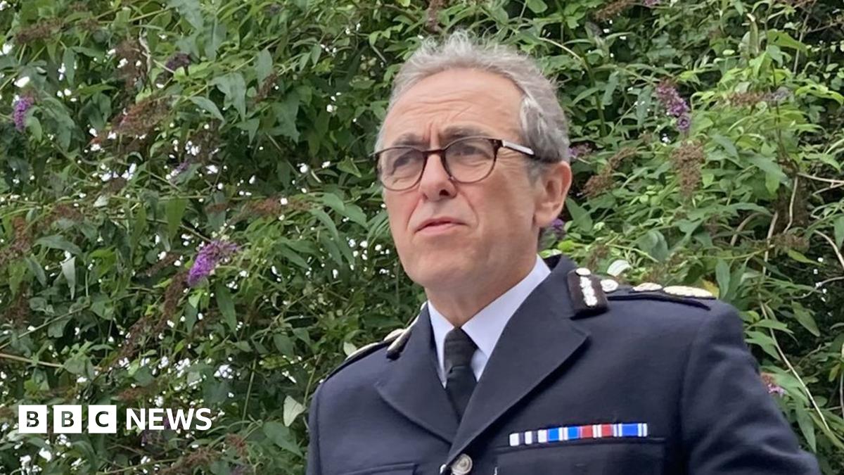 Plymouth shooting: Jake Davison was licensed gun holder - BBC News