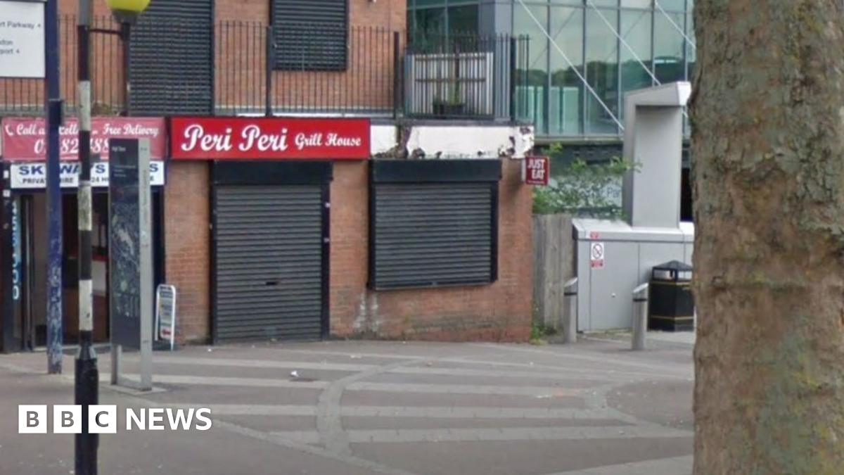 Luton fast food owner kept drugs in 'takeaway bag' - BBC News