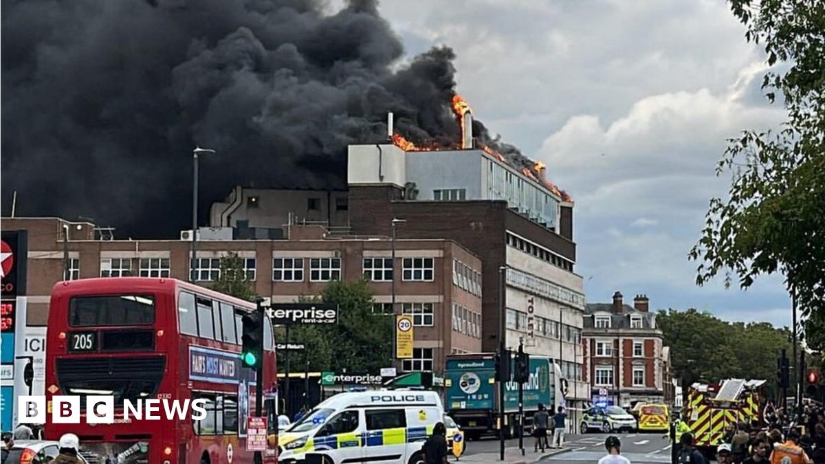 Bow fire: Homes 'severely damaged' in east London blaze - BBC News