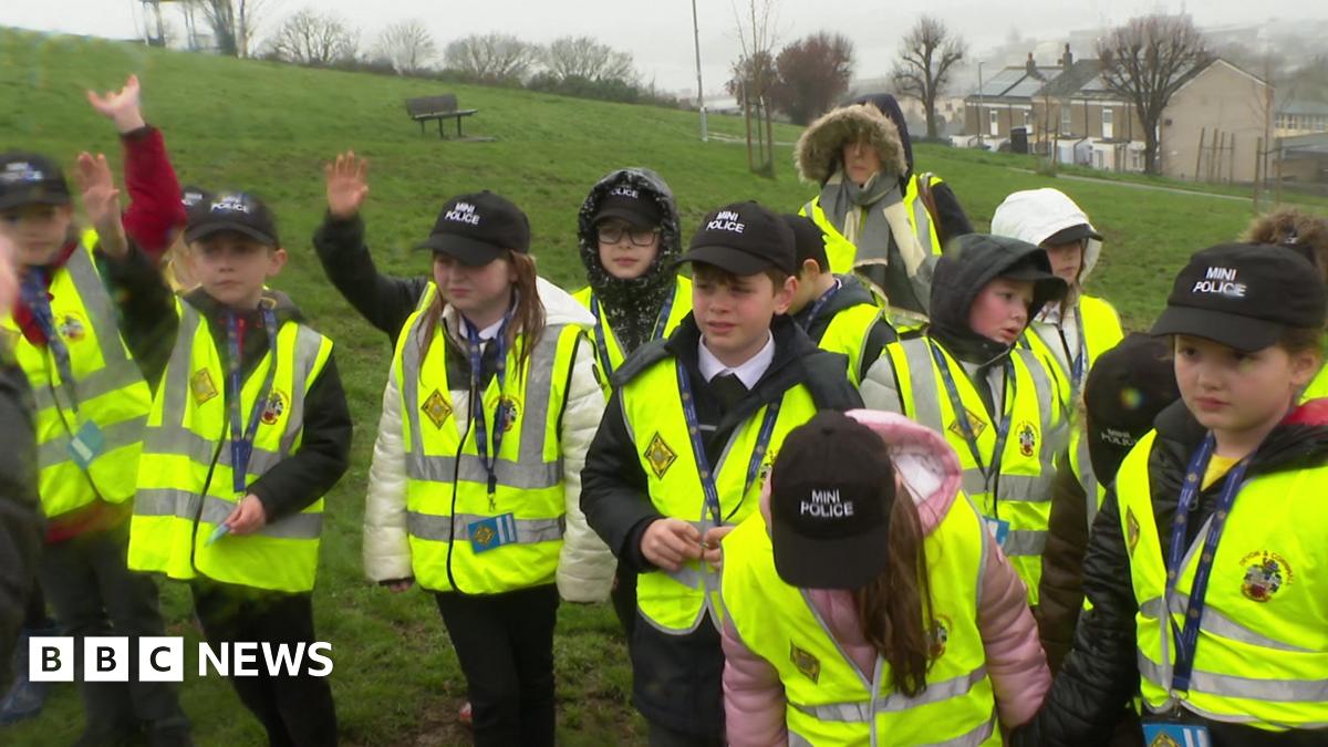 Plymouth children sign up as 'Mini Police' officers - BBC News