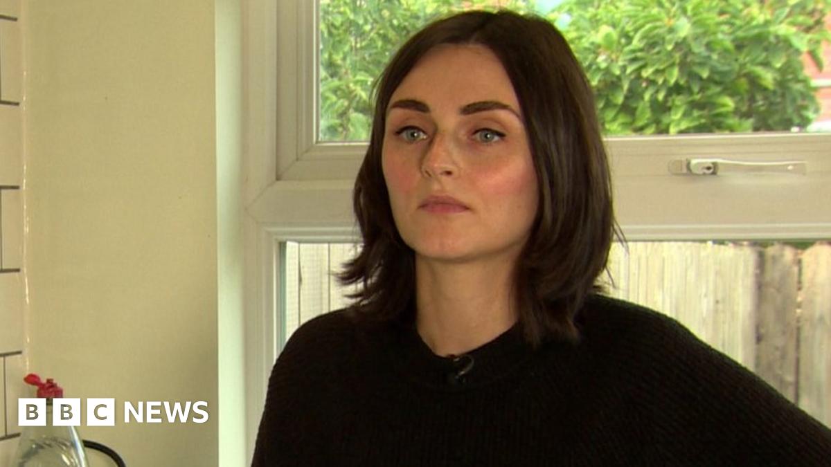 Lead pipes: 'I fear for my toddlers' health' - BBC News