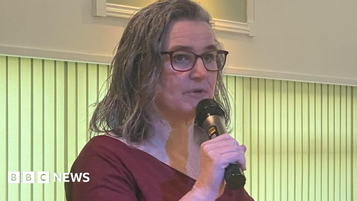 Jodie Gosling announced as Nuneaton's Labour candidate - BBC News