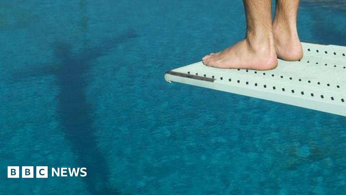 Bangor swimming pool reopens with diving facilities - BBC News