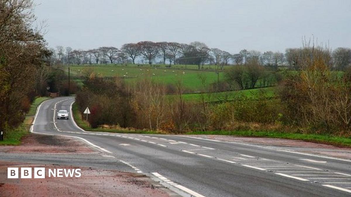21-year-old man killed in Moorfields Road, Ballymena, crash - BBC News