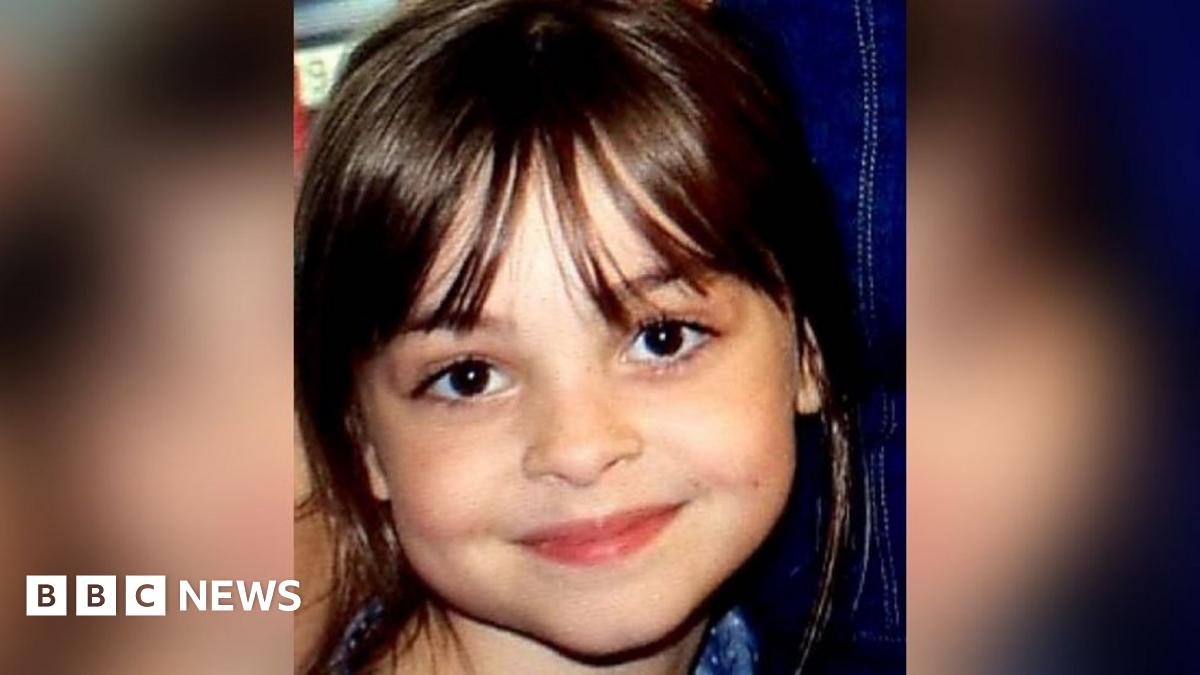 Manchester Arena attack: Man tried to comfort Saffie-Rose Roussos - BBC ...