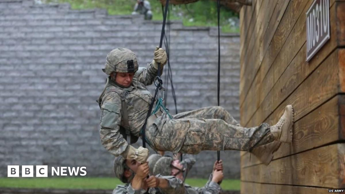 US Army Rangers school to graduate first female recruits - BBC News