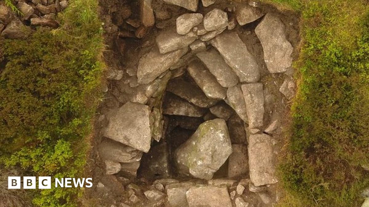 Steps to ancient hillfort well in Aberdeenshire uncovered - BBC News