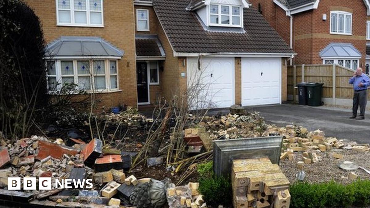 Doncaster crash deaths driver James Maughan jailed - BBC News