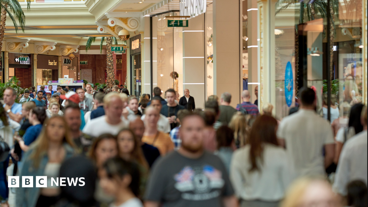 Intu warns shopping centres may close as funding talks continue - BBC News