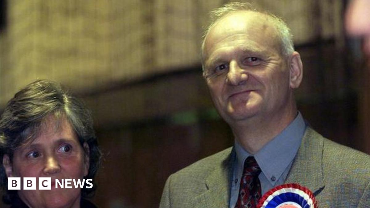 Former DUP MP William McCrea to get peerage - BBC News