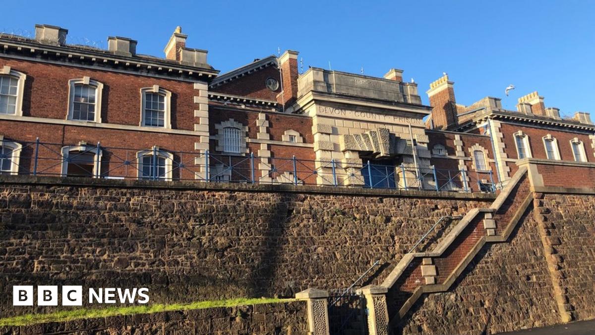 'Fragile' progress at Exeter Prison - watchdog - BBC News