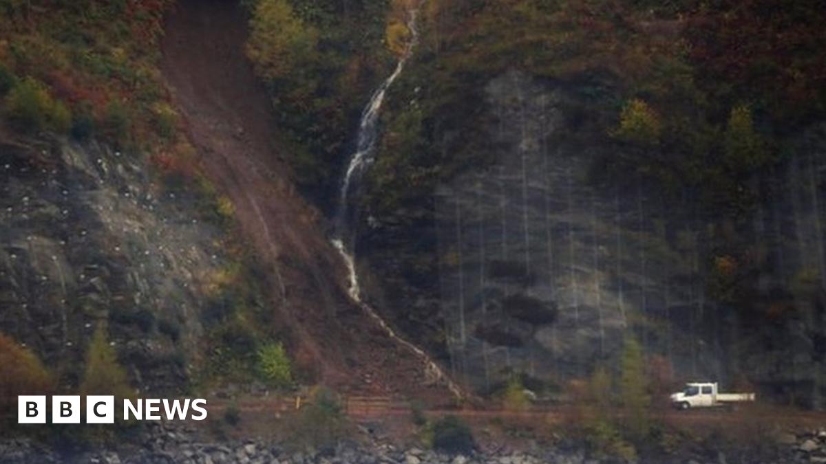 Stromeferry Bypass users face long detour - BBC News