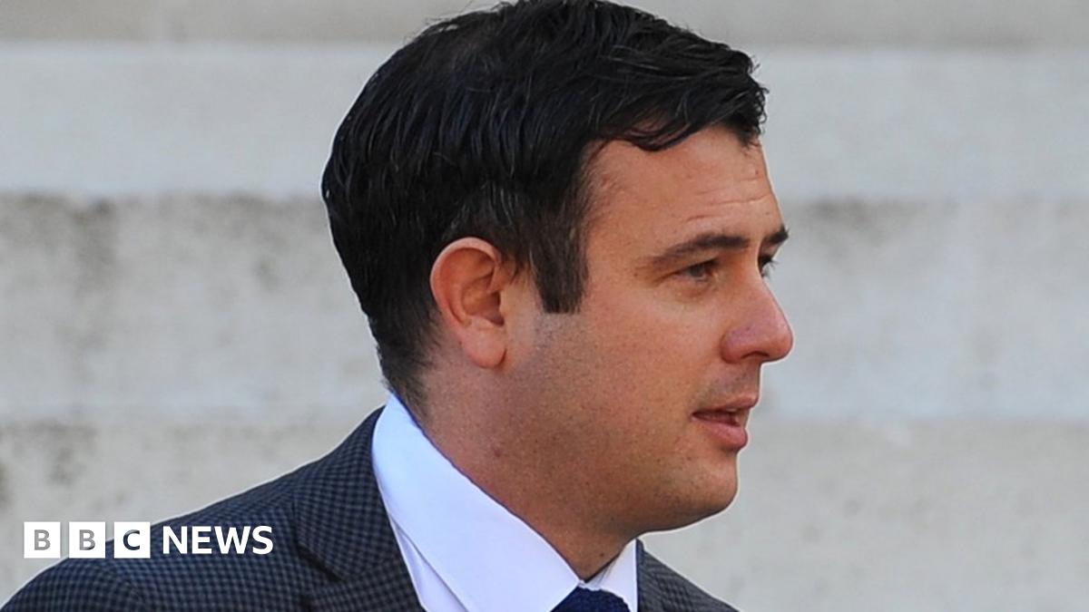 Welsh loans boss paid hackers to hit rivals, court hears - BBC News