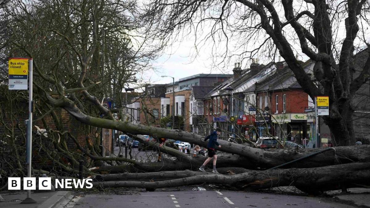 Storm Doris: Woman killed as UK hit by winds reaching 94mph - BBC News