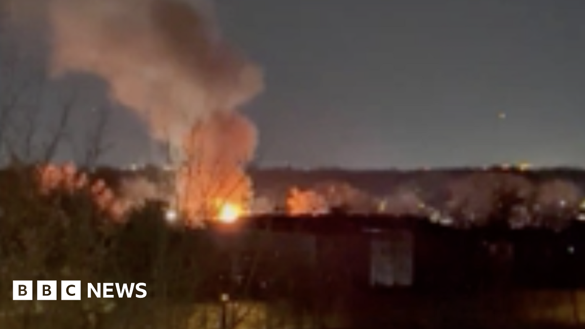 Suspect James Yoo believed killed in Virginia house explosion - BBC News