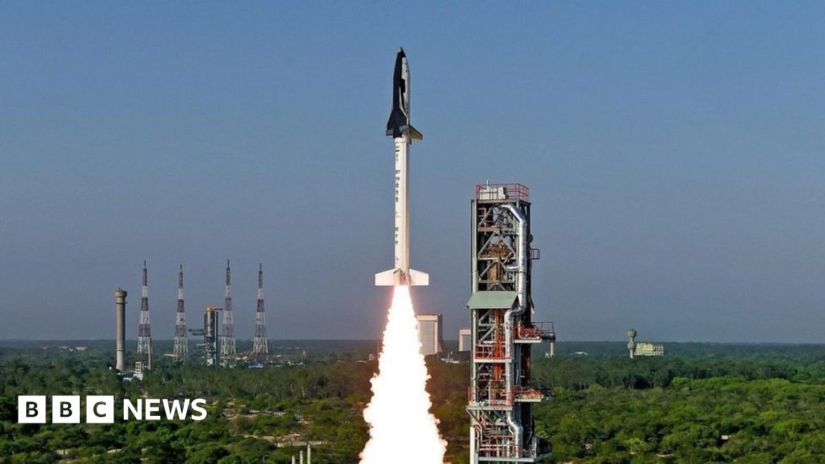 India launches mini space shuttle - BBC News