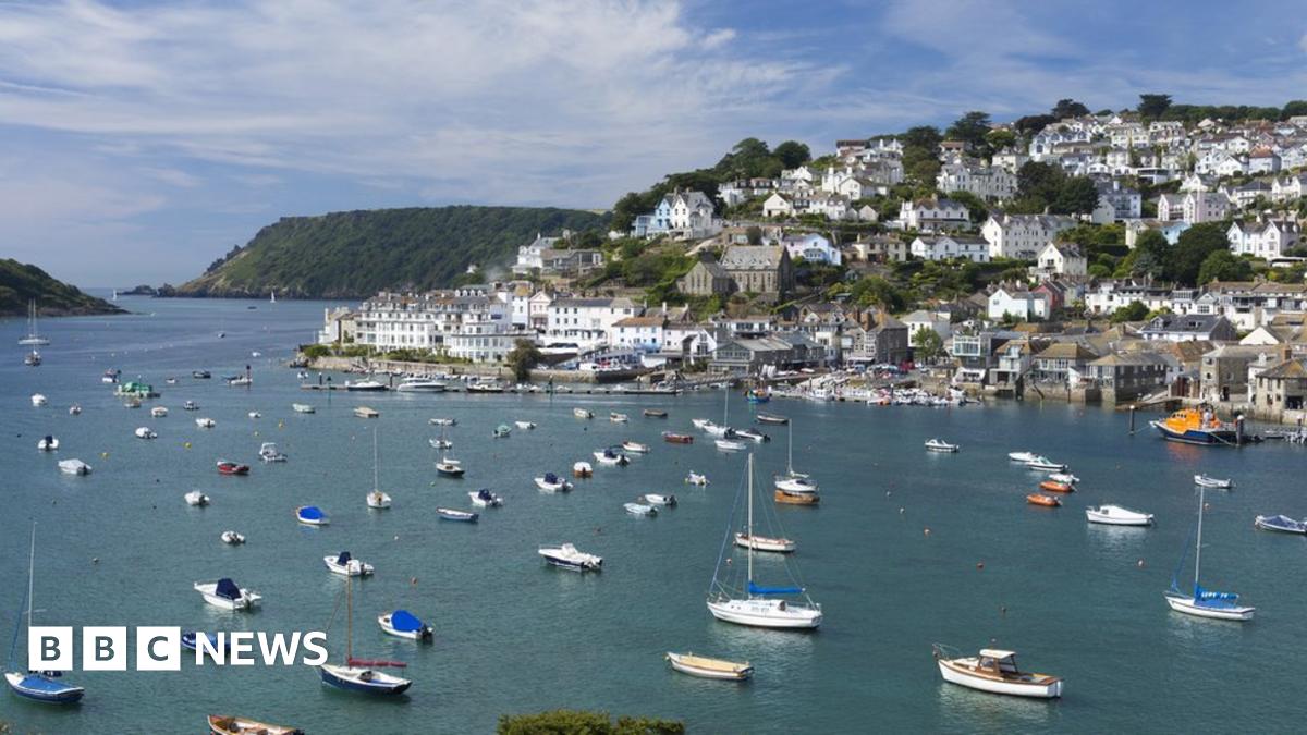 Devon MPs respond to plan for stricter rules on holiday lets - BBC News