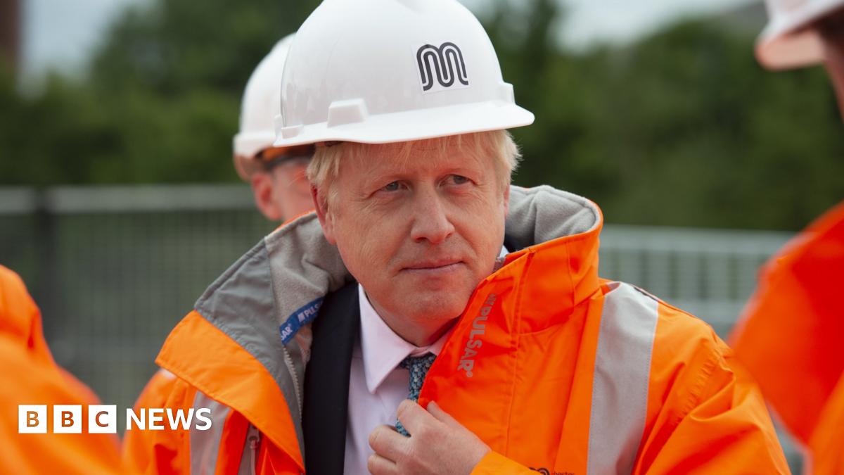 Boris Johnson backs high-speed Leeds to Manchester rail route - BBC News