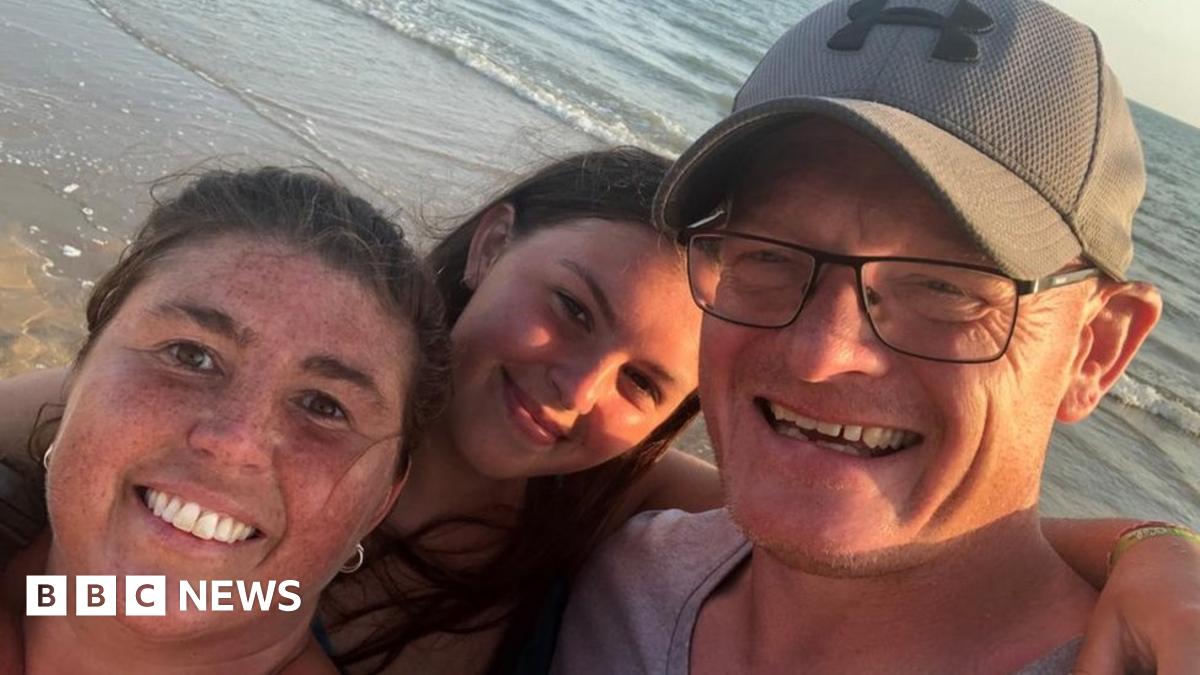 Coronavirus: 'We're packing frantically' after France quarantine rule ...