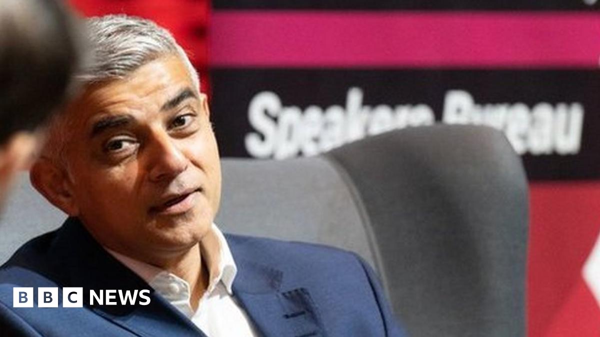 Mayor of London Sadiq Khan blames Trump for sharp rise in abuse - BBC News