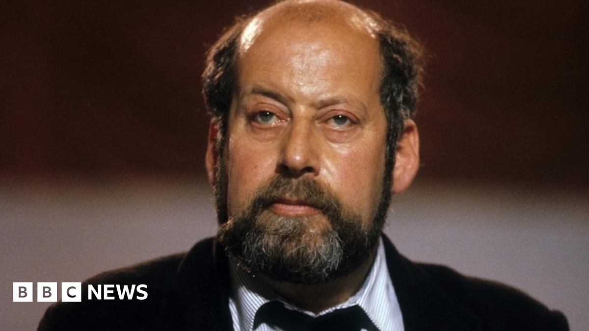 Sir Clement Freud accused of abusing two girls - BBC News