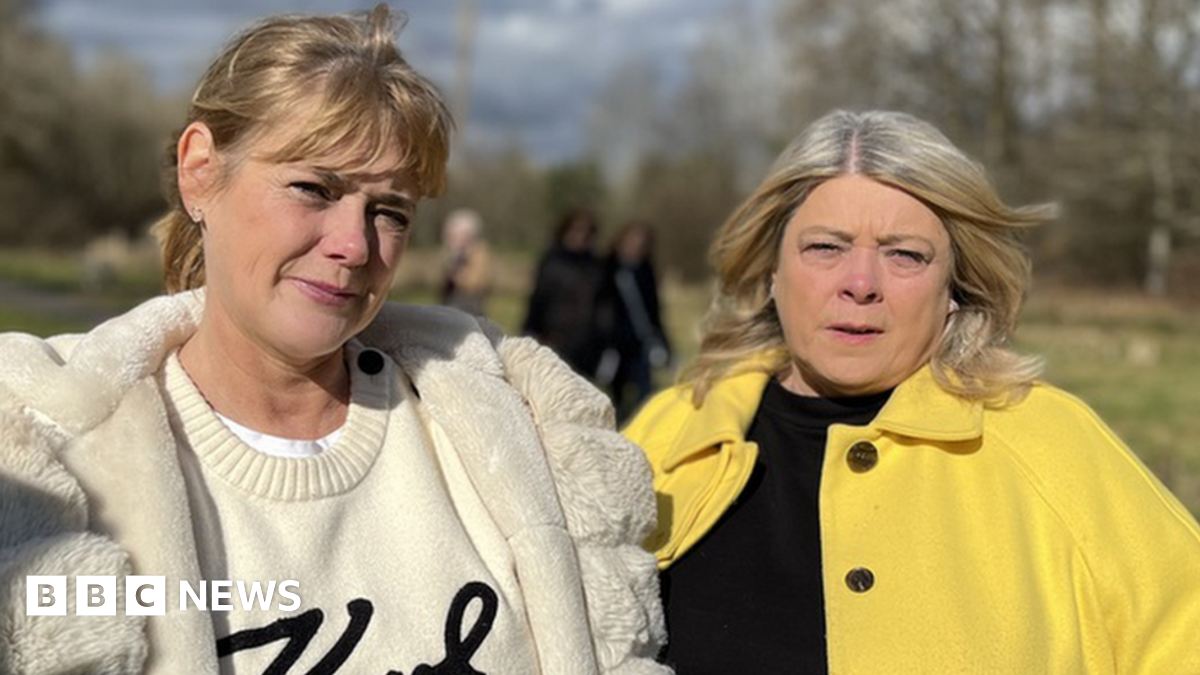 'Covid took our mum the day after we called 999' - BBC News