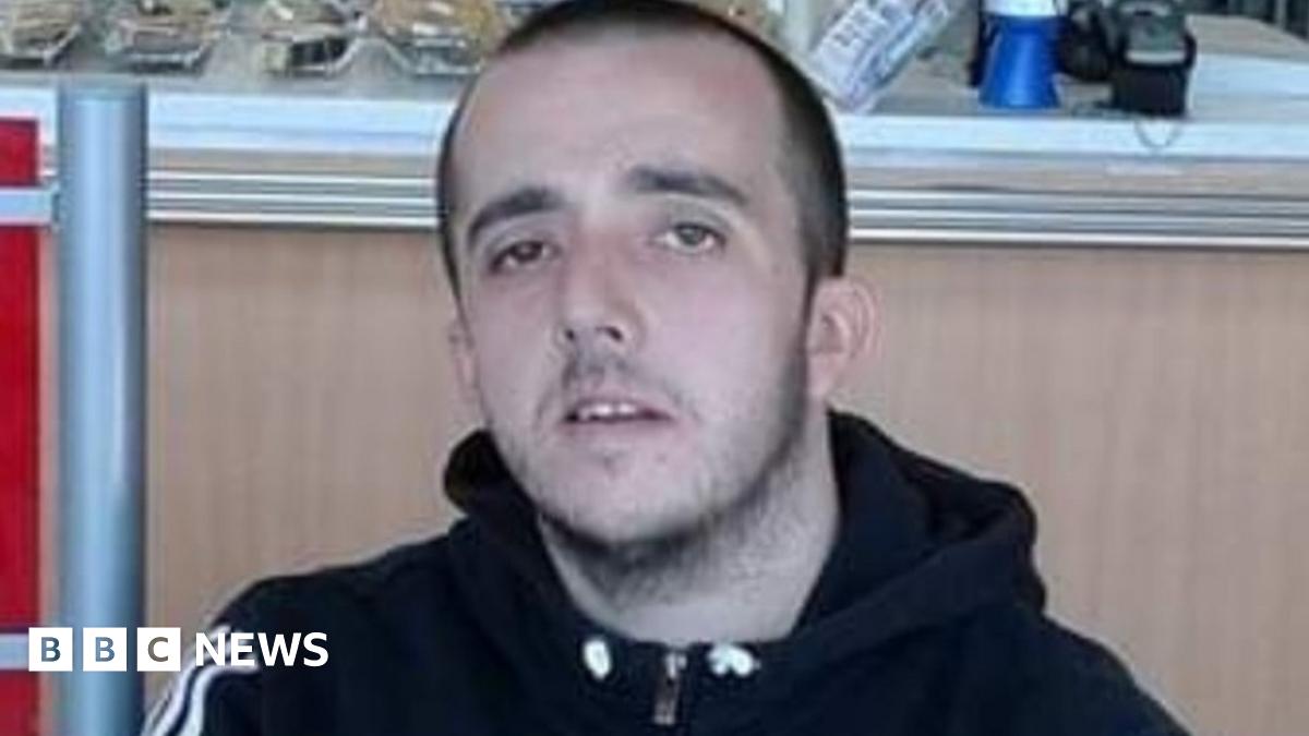 Anthony Winter death: Three teens charged with murder - BBC News