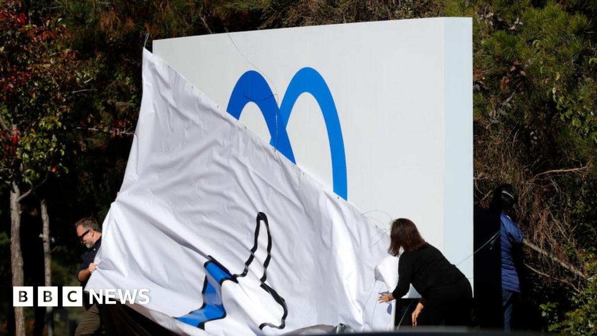 Facebook changes its name to Meta in major rebrand - BBC News