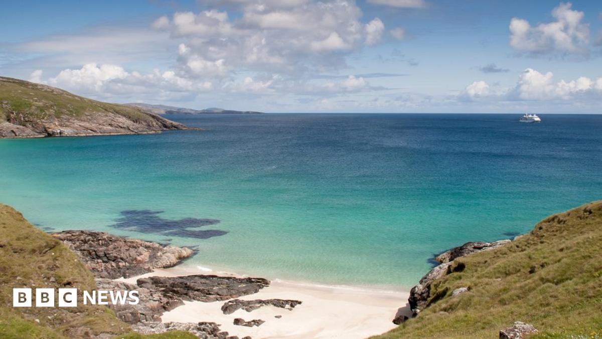 Looking after tiny islands 'best job in the world' - BBC News