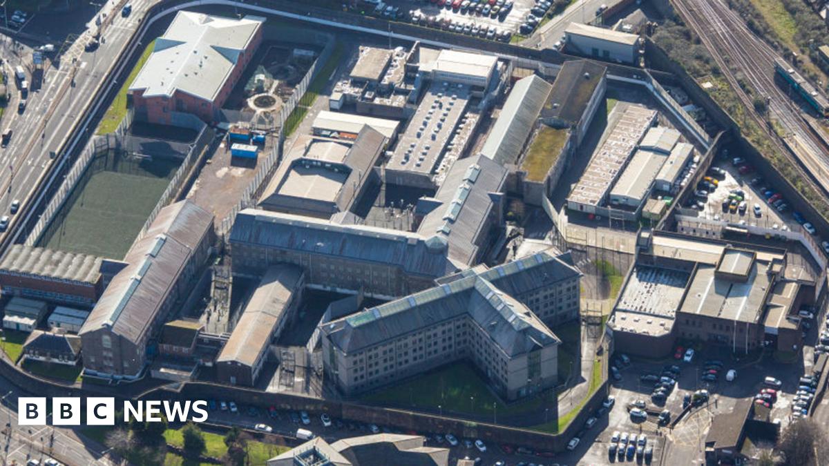 HMP Cardiff 'bucks trend' on rising violence - BBC News