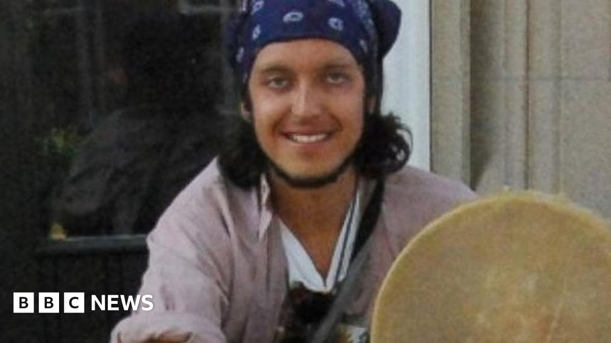 IS sympathiser plotted to bomb universities, FBI says - BBC News