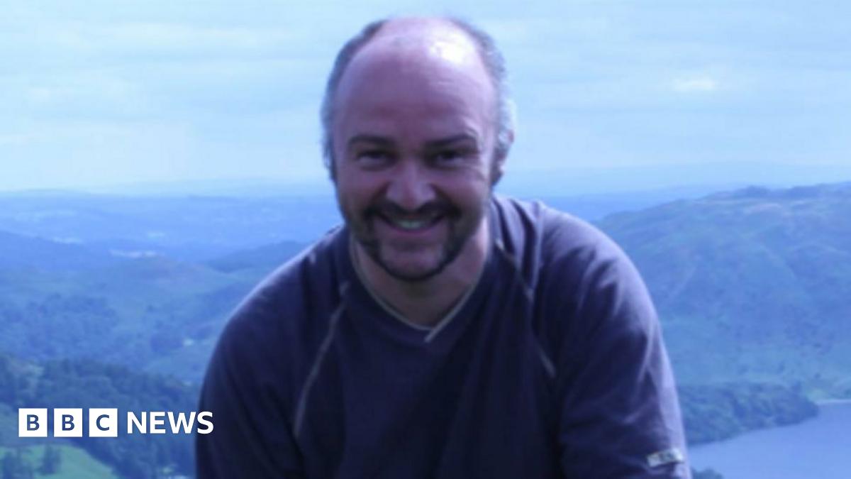 Family of climber Mark Bowling tell of heartbreak - BBC News