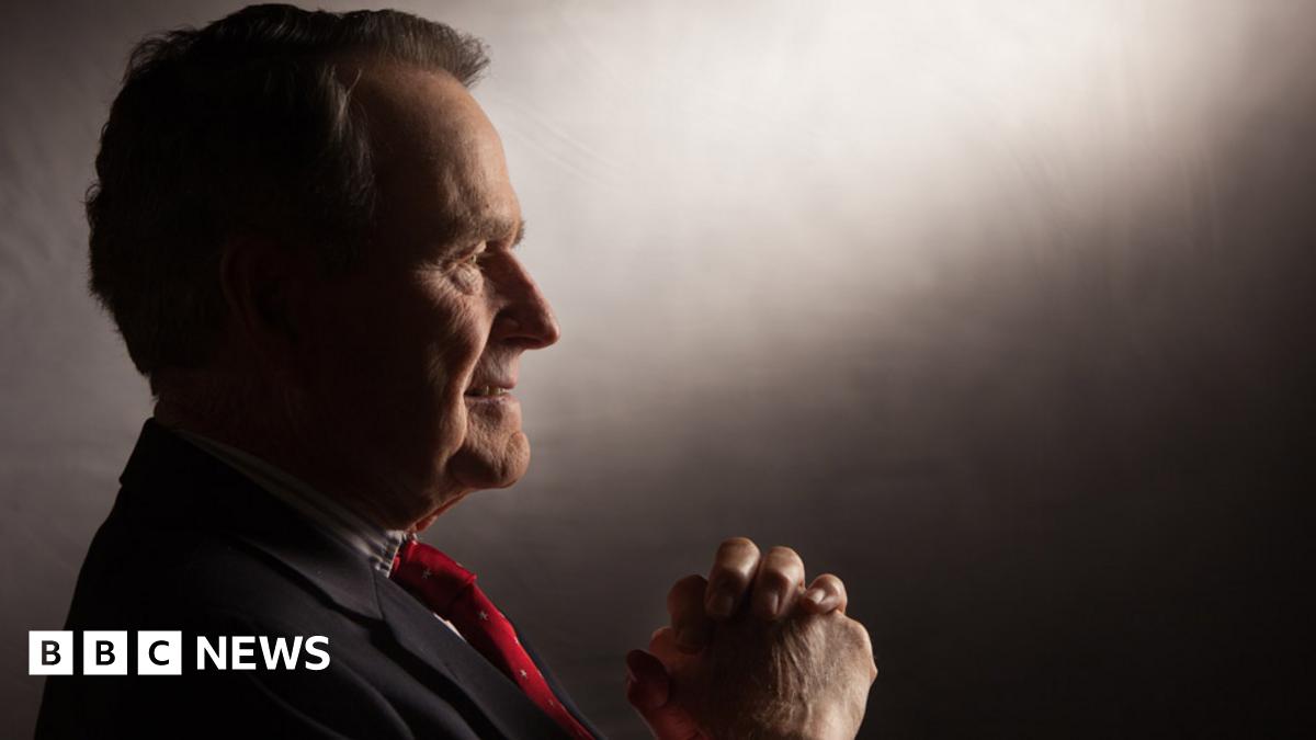 George Bush Senior dies at the age of 94 - BBC News