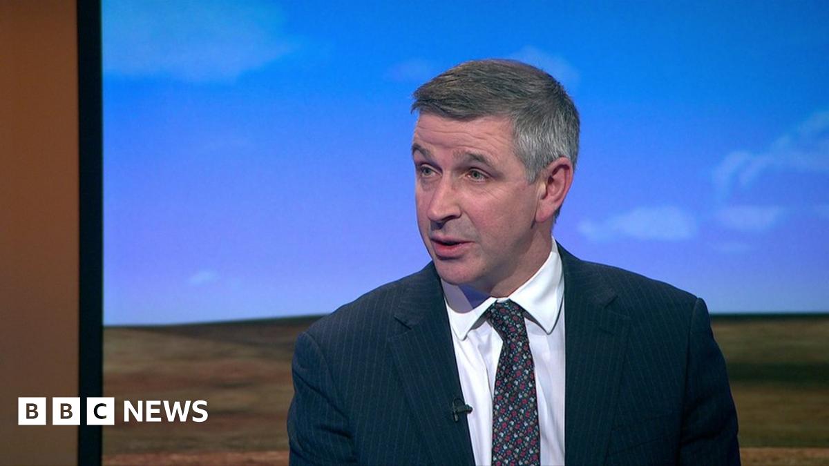 Unionist Ian Marshall seeks re-election to Seanad - BBC News