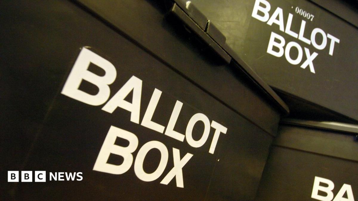 Election 2016: Polling stations close across West Yorkshire - BBC News