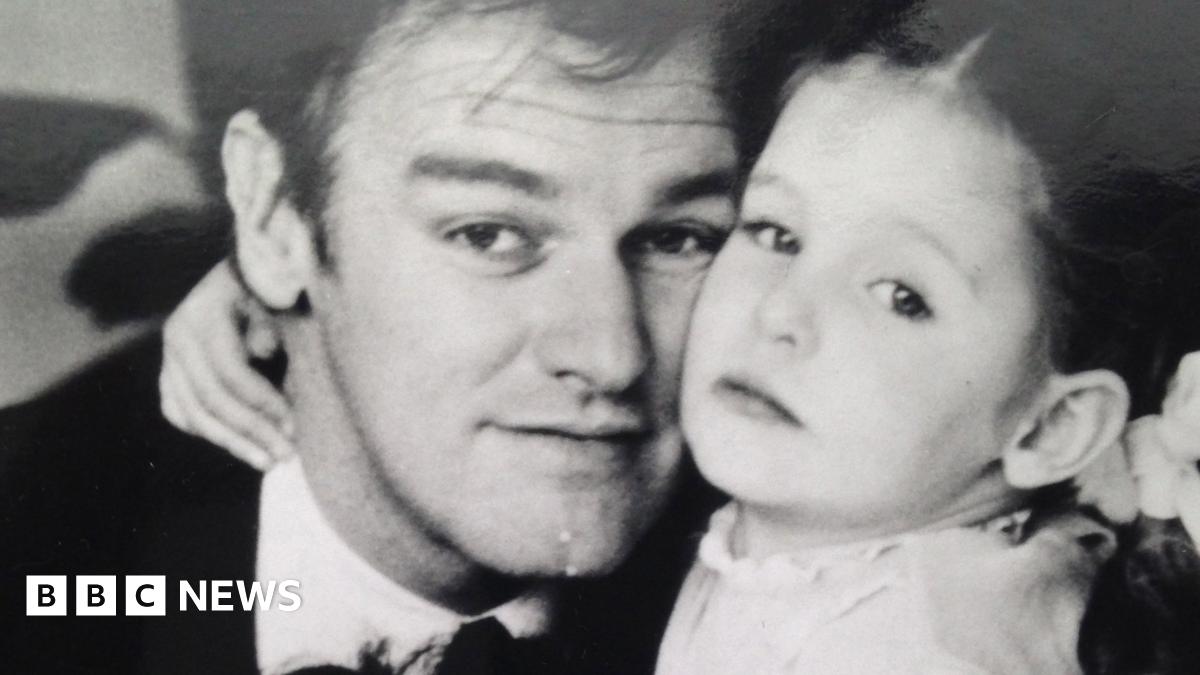 Keith Michell, Henry VIII actor, dies aged 89 - BBC News