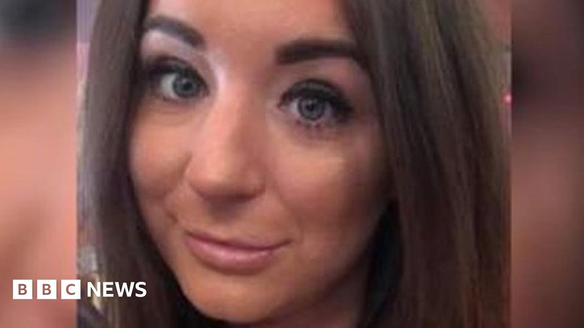 Man admits stabbing wife to death in Barnsley - BBC News