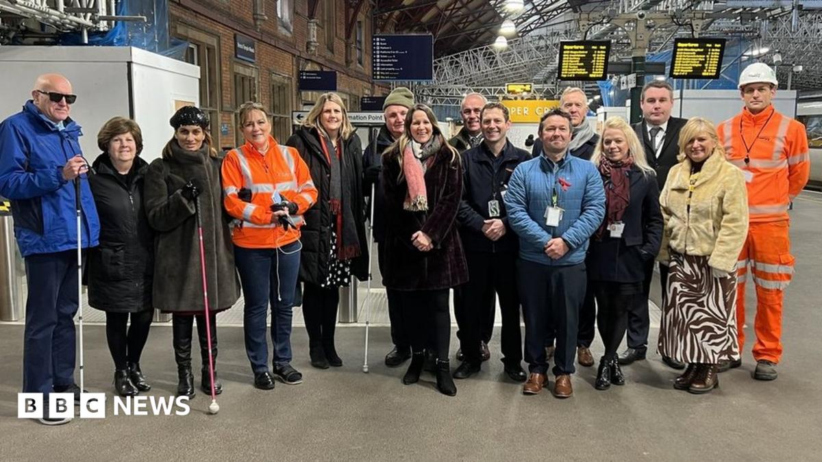 UK's first audio guide for blind people launched in Bristol - BBC News