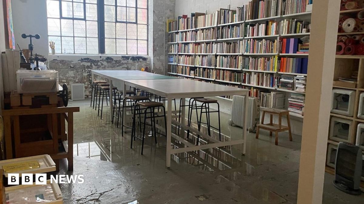 Hackney Wick: Homes and businesses ruined by floodwater - BBC News