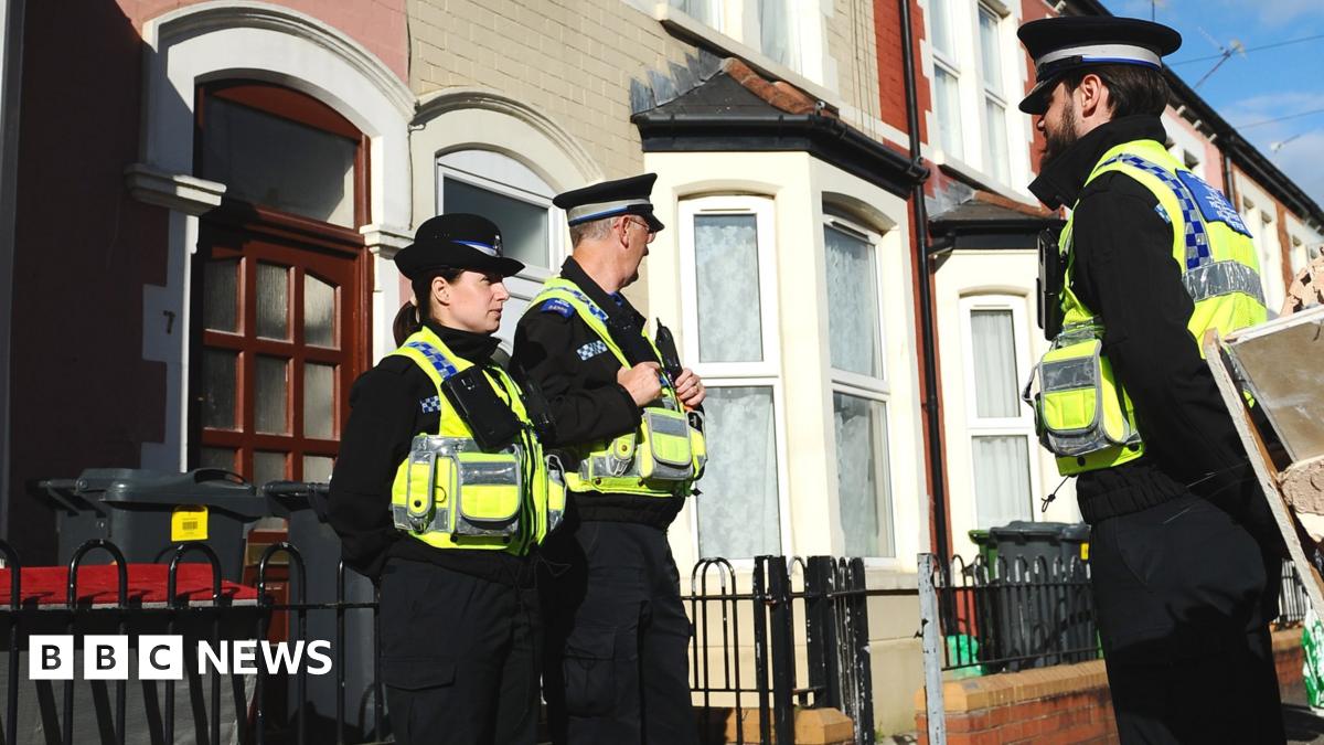 Man's Cardiff terror arrest 'over possible UK attack' - BBC News